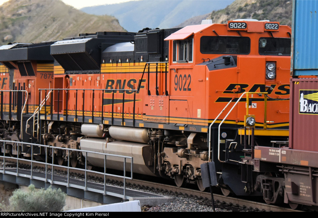BNSF 9022
